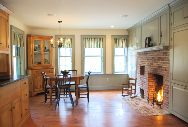 Designing a Period Kitchen to Complement a Historic House